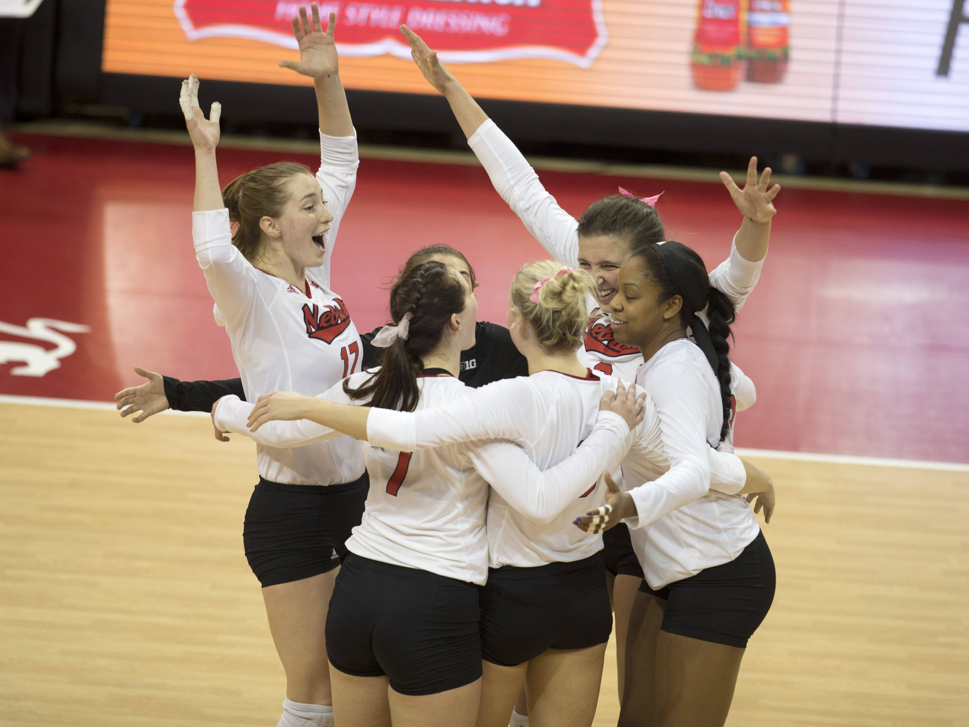 Kelly Hunter - Volleyball 2017 - University of Nebraska - Official ...