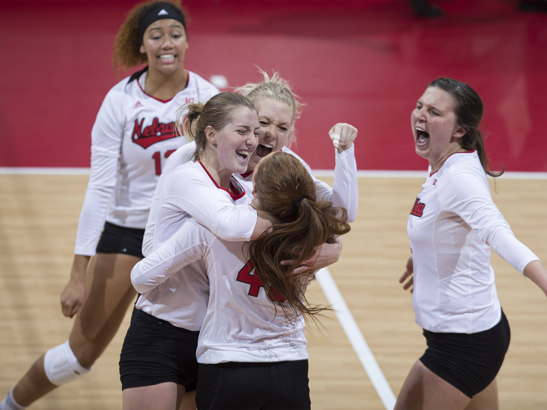 Kelly Hunter - Volleyball 2017 - University of Nebraska - Official ...