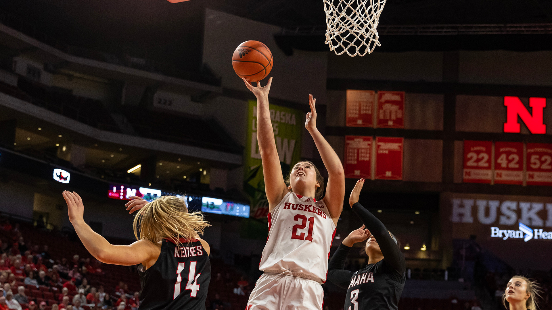Huskers Splash Islanders - University of Nebraska - Official Athletics ...