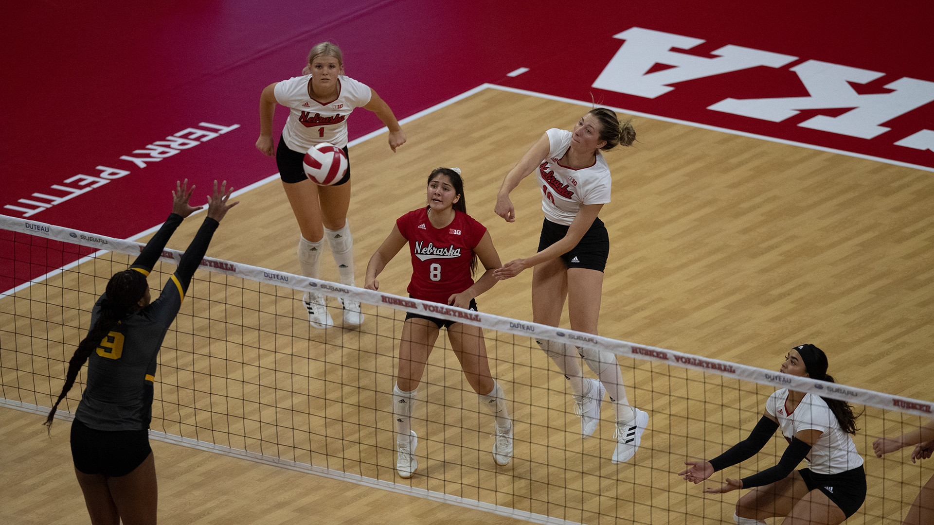 Nicklin Hames - Volleyball 2021 - University of Nebraska - Official ...