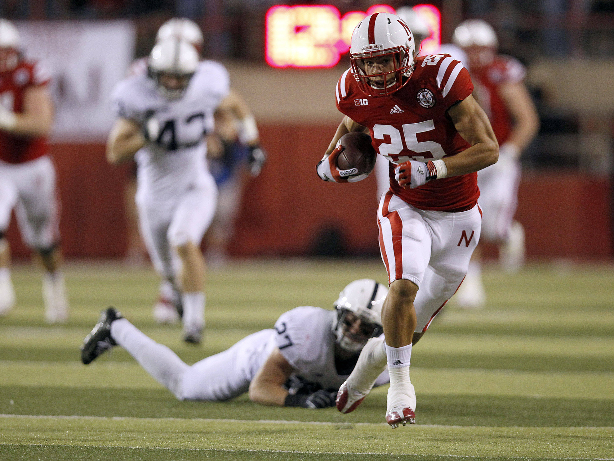 Rex Burkhead - Football 2012 - University of Nebraska - Official ...